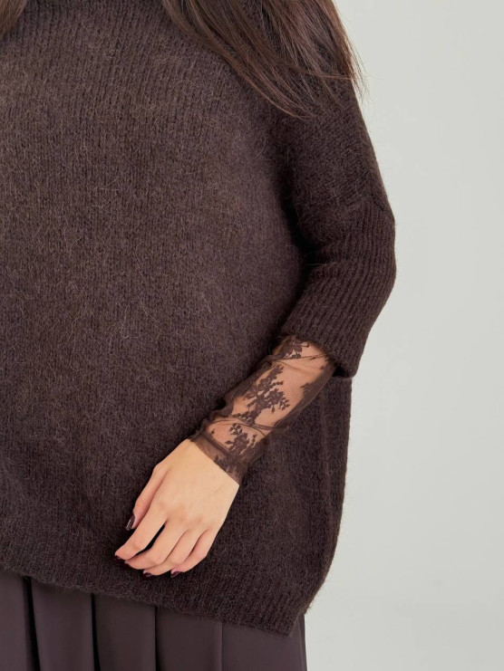 Soft oversized turtleneck sweater with long sleeves